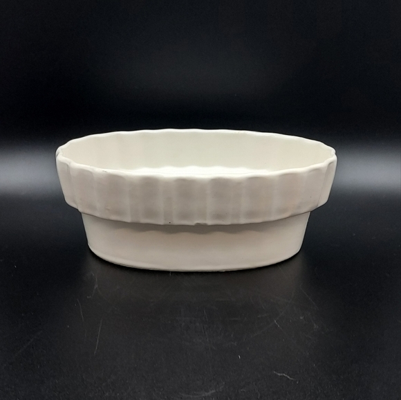 Hull Pottery | Other | Vintage Hull Pottery Imperial Line Oval Fluted ...